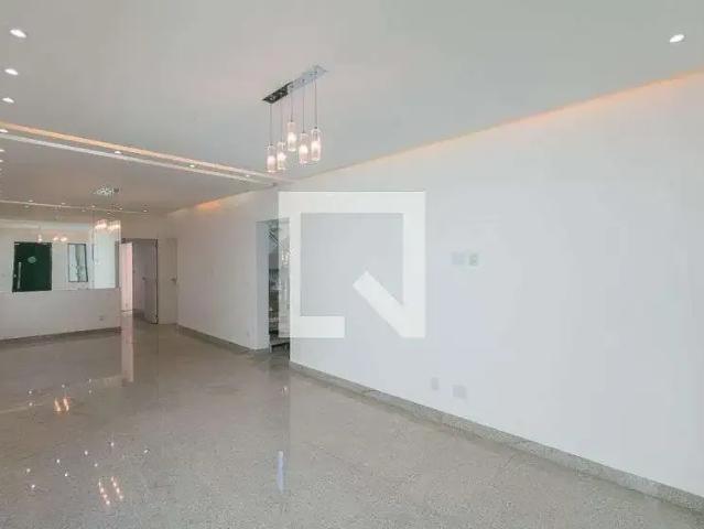 Casa / Sobrado para Locação em Belo Horizonte/MG Ouro Preto 3 Quartos