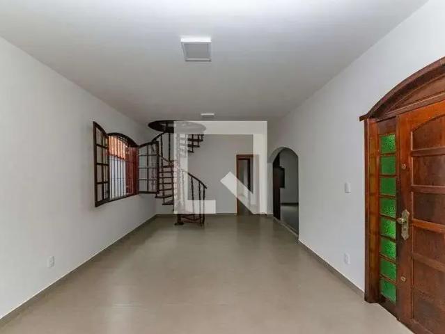 Casa / Sobrado para Locação em Belo Horizonte/MG Palmeiras 5 Quartos