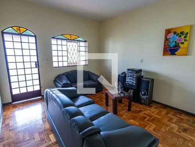 Casa / Sobrado para Locação em Belo Horizonte/MG Parque São Pedro 5 Quartos