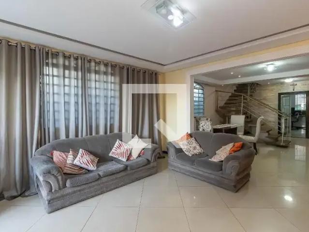 Casa / Sobrado para Locação em Belo Horizonte/MG Planalto 4 Quartos