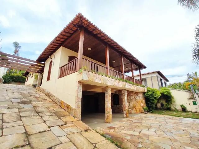 Casa / Sobrado para Locação em Belo Horizonte/MG São Luiz 4 Quartos