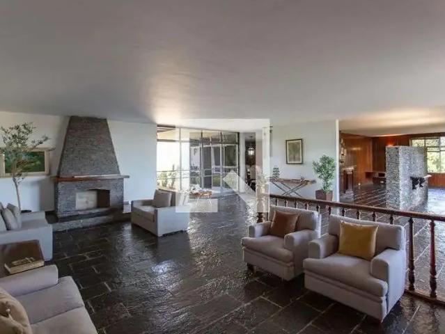 Casa / Sobrado para Locação em Belo Horizonte/MG São Luiz 5 Quartos