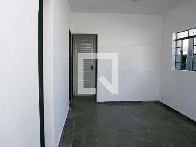 Casa / Sobrado para Locação em Belo Horizonte/MG Santa Tereza 2 Quartos