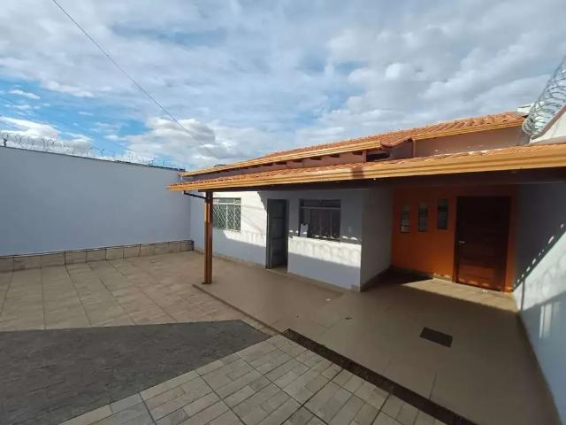 Casa / Sobrado para Locação em Belo Horizonte/MG Santa Cruz 4 Quartos