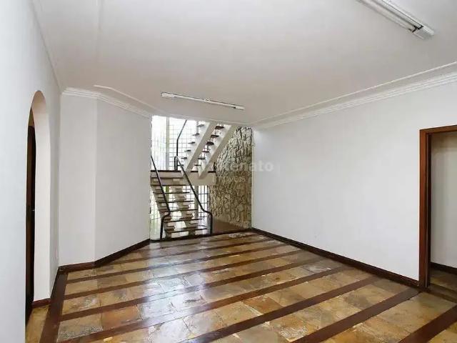 Casa / Sobrado para Locação em Belo Horizonte/MG Santa Lúcia 4 Quartos