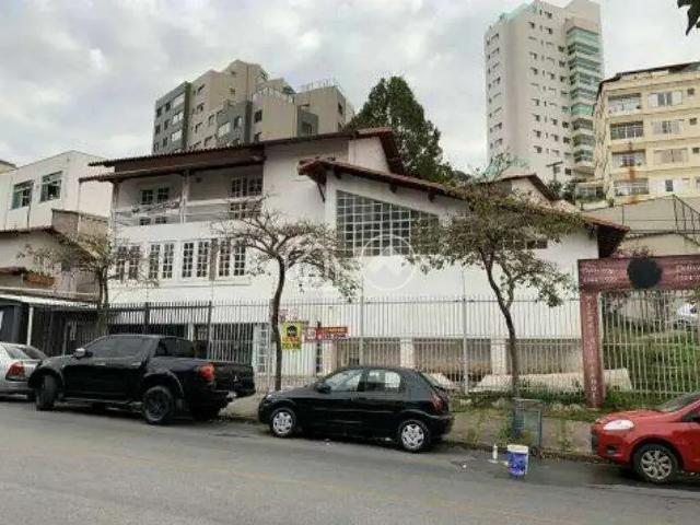 Casa / Sobrado para Locação em Belo Horizonte/MG Santa Lúcia 4 Quartos