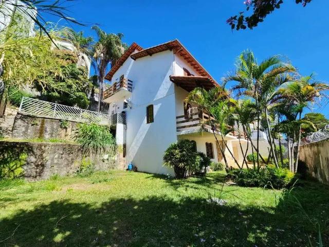 Casa / Sobrado para Locação em Belo Horizonte/MG Santa Lúcia 5 Quartos