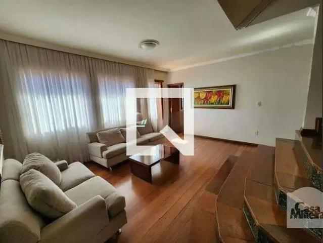 Casa / Sobrado para Locação em Belo Horizonte/MG Santa Lúcia 5 Quartos