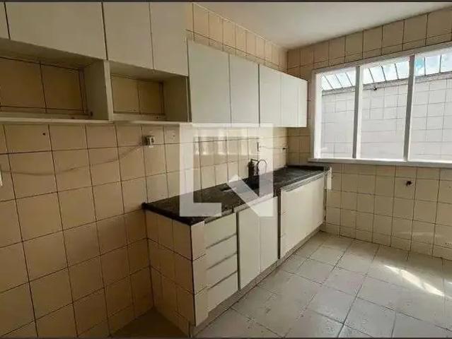 Casa / Sobrado para Locação em Belo Horizonte/MG Santa Lúcia 3 Quartos