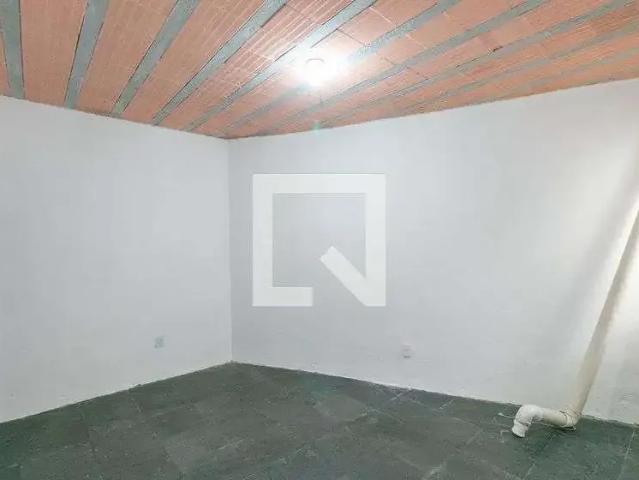 Casa / Sobrado para Locação em Belo Horizonte/MG Santa Mônica 2 Quartos