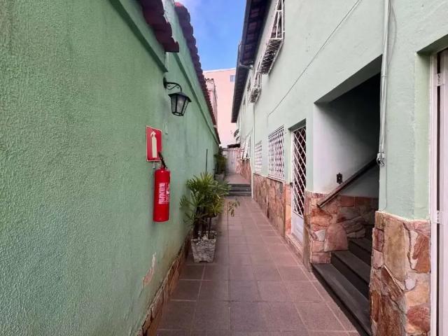 Casa / Sobrado para Locação em Belo Horizonte/MG Santa Mônica 2 Quartos