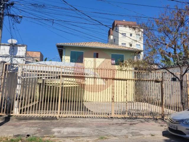 Casa / Sobrado para Locação em Belo Horizonte/MG Santa Mônica 2 Quartos
