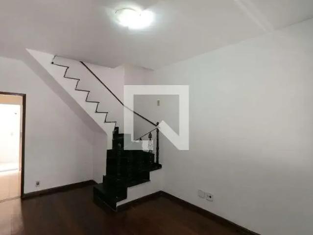 Casa / Sobrado para Locação em Belo Horizonte/MG Santa Rosa 2 Quartos