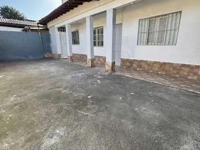Casa / Sobrado para Locação em Bertioga/SP Centro 2 Quartos