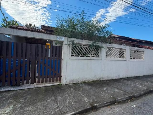 Casa / Sobrado para Locação em Bertioga/SP Centro 2 Quartos