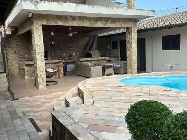 Casa / Sobrado para Locação em Bertioga/SP Centro 6 Quartos