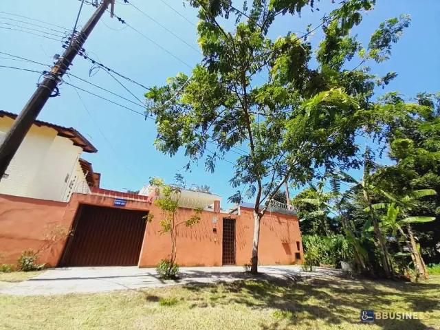 Casa / Sobrado para Locação em Bertioga/SP Indaia 3 Quartos