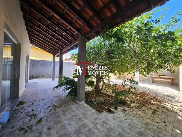 Casa / Sobrado para Locação em Bertioga/SP Indaia 4 Quartos
