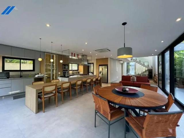 Casa / Sobrado para Locação em Bertioga/SP Riviera de São Lourenço 6 Quartos
