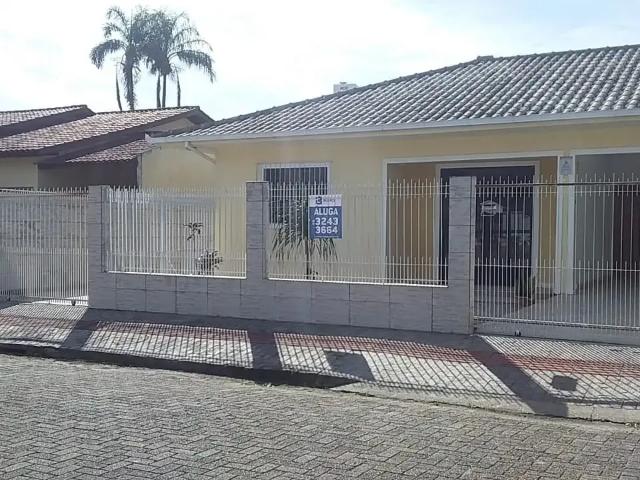 Casa / Sobrado para Locação em Biguaçu/SC Rio Caveiras 2 Quartos