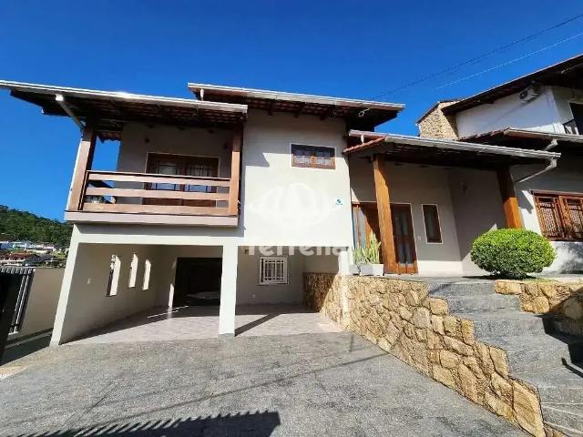 Casa / Sobrado para Locação em Blumenau/SC Velha 4 Quartos