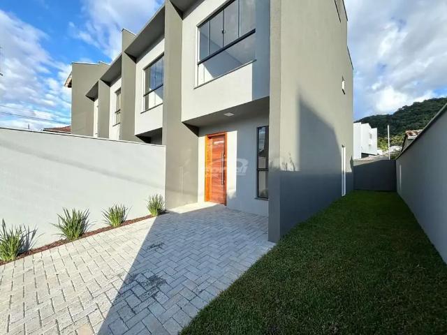 Casa / Sobrado para Locação em Blumenau/SC Velha 2 Quartos