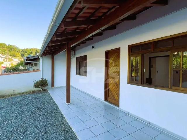 Casa / Sobrado para Locação em Blumenau/SC Velha 2 Quartos