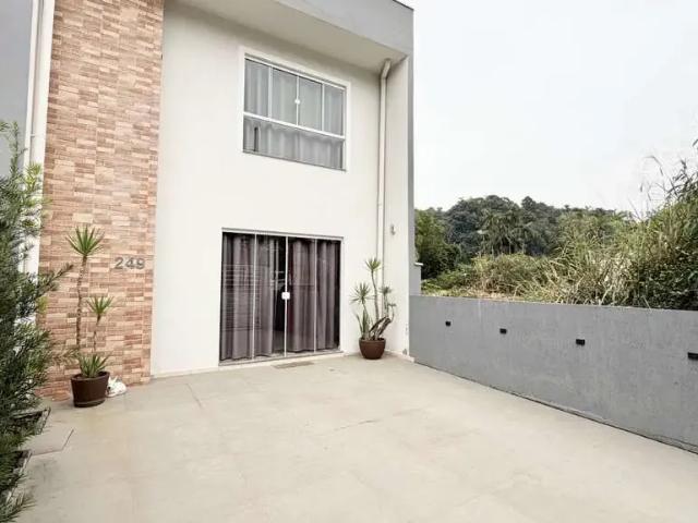 Casa / Sobrado para Locação em Blumenau/SC Velha 3 Quartos