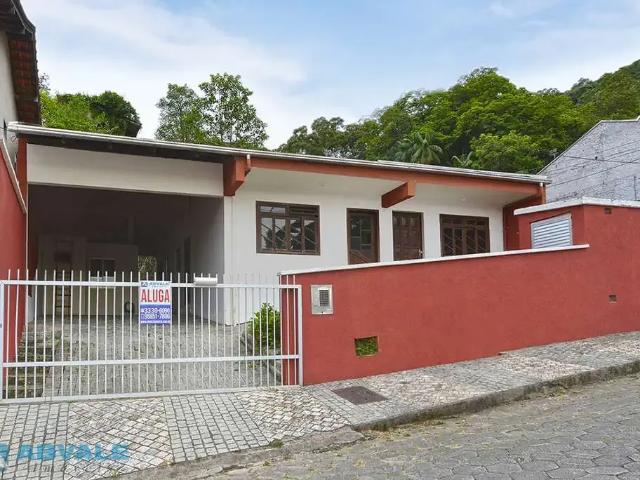 Casa / Sobrado para Locação em Blumenau/SC Velha Central 2 Quartos