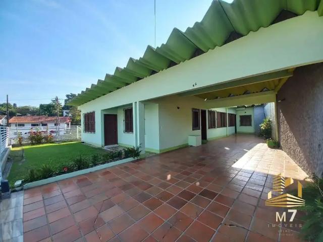 Casa / Sobrado para Locação em Blumenau/SC Do Salto 5 Quartos