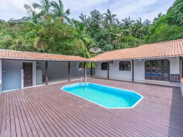 Casa / Sobrado para Locação em Blumenau/SC Garcia 3 Quartos