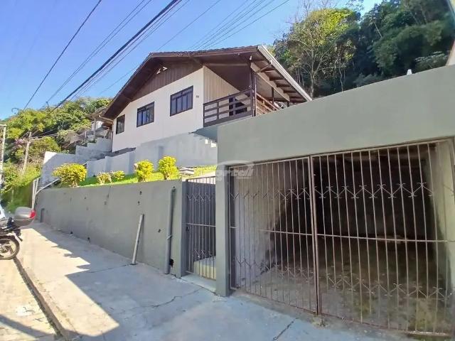 Casa / Sobrado para Locação em Blumenau/SC Garcia 2 Quartos