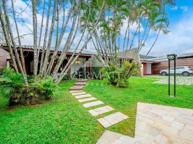Casa / Sobrado para Locação em Blumenau/SC Garcia 5 Quartos