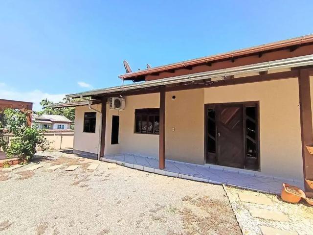 Casa / Sobrado para Locação em Blumenau/SC Itoupavazinha 3 Quartos