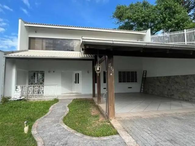 Casa / Sobrado para Locação em Blumenau/SC Ponta Aguda 5 Quartos