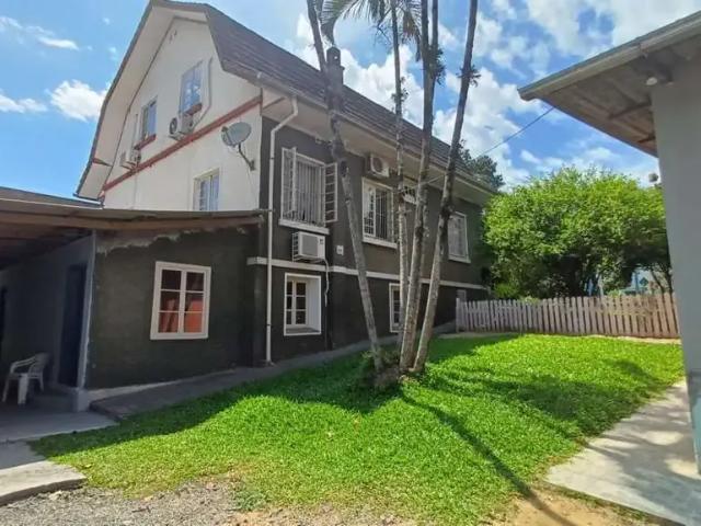 Casa / Sobrado para Locação em Blumenau/SC Salto Weissbach 4 Quartos