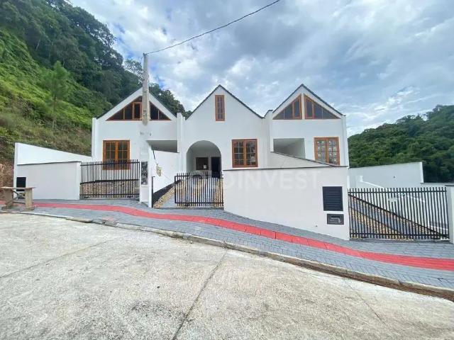 Casa / Sobrado para Locação em Brusque/SC Nova Brasília 3 Quartos