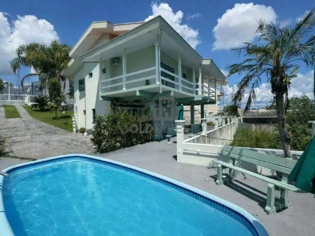 Casa / Sobrado para Locação em Brusque/SC Azambuja 4 Quartos