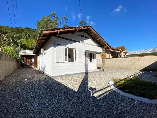 Casa / Sobrado para Locação em Brusque/SC São Pedro 2 Quartos