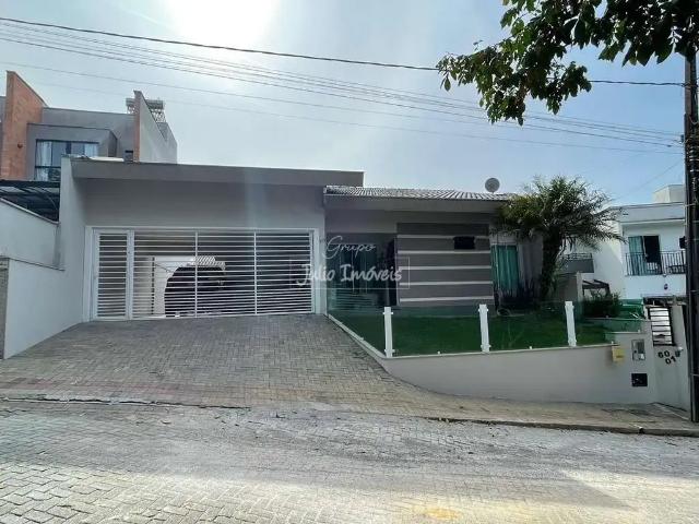 Casa / Sobrado para Locação em Brusque/SC São Pedro 3 Quartos