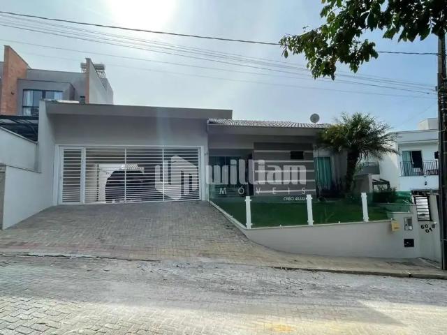 Casa / Sobrado para Locação em Brusque/SC São Pedro 3 Quartos