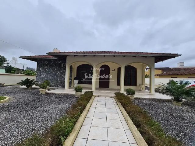 Casa / Sobrado para Locação em Brusque/SC São Pedro 3 Quartos