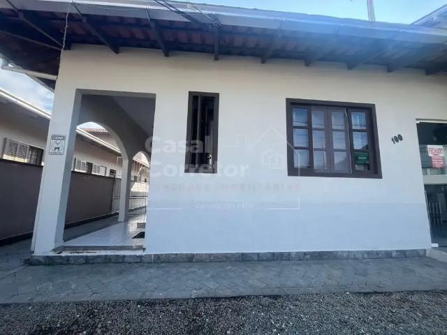 Casa / Sobrado para Locação em Brusque/SC Santa Terezinha 3 Quartos