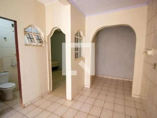 Casa / Sobrado para Locação em Brasília/DF Taguatinga Centro Taguatinga 1 Quartos