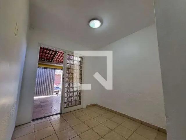 Casa / Sobrado para Locação em Brasília/DF Taguatinga 2 Quartos