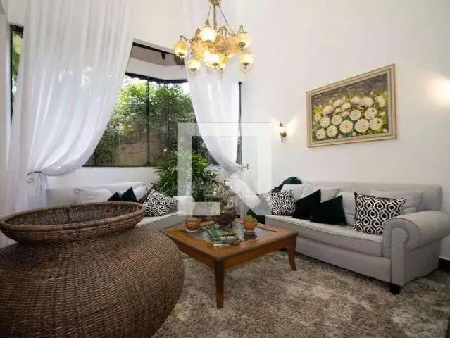 Casa / Sobrado para Locação em Brasília/DF Área Rural de Samambaia 5 Quartos