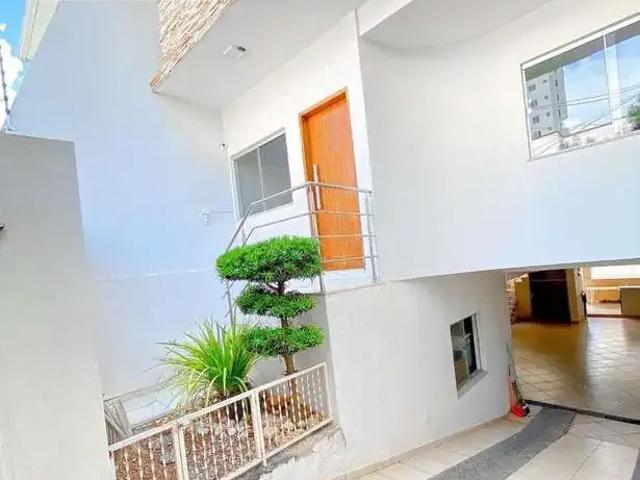 Casa / Sobrado para Locação em Governador Valadares/MG Lagoa Santa 5 Quartos