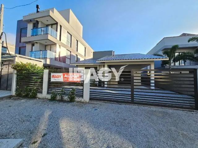 Casa / Sobrado para Locação em Governador Celso Ramos/SC Palmas 3 Quartos