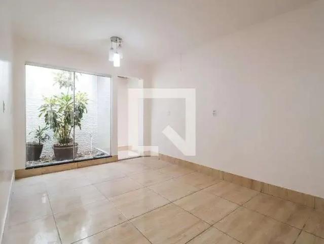Casa / Sobrado para Locação em Goiânia/GO Jardim Guanabara 2 Quartos