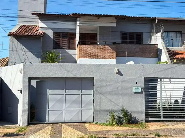 Casa / Sobrado para Locação em Goiânia/GO Jardim Planalto 4 Quartos